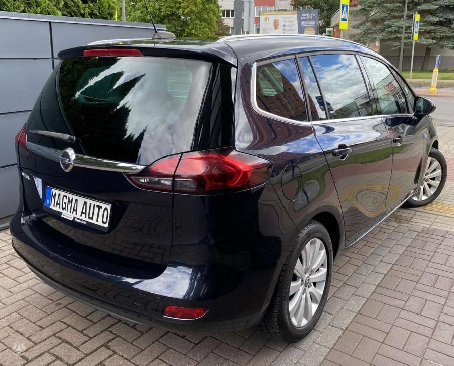 Blue Opel Zafira Tourer 2019 in Marijampole, with an engine capacity of 1.96 L and mileage of 249 thousand km for 8350 €, photo 18 on AUTOMOTO.COM.LV