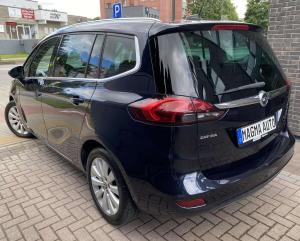 Blue Opel Zafira Tourer 2019 in Marijampole, with an engine capacity of 1.96 L and mileage of 249 thousand km for 8350 €, photo 19 on AUTOMOTO.COM.LV