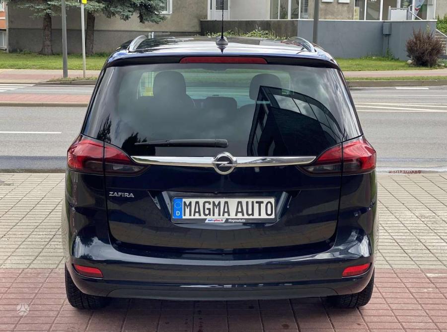 Blue Opel Zafira Tourer 2019 in Marijampole, with an engine capacity of 1.96 L and mileage of 249 thousand km for 8350 €, photo 20 on AUTOMOTO.COM.LV