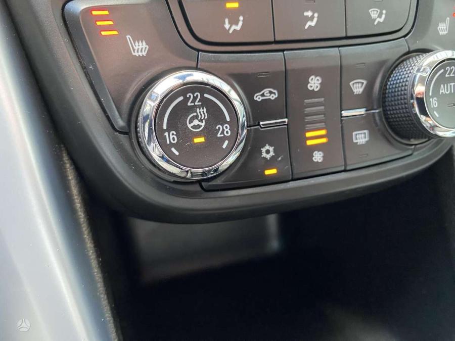 Blue Opel Zafira Tourer 2019 in Marijampole, with an engine capacity of 1.96 L and mileage of 249 thousand km for 8350 €, photo 33 on AUTOMOTO.COM.LV