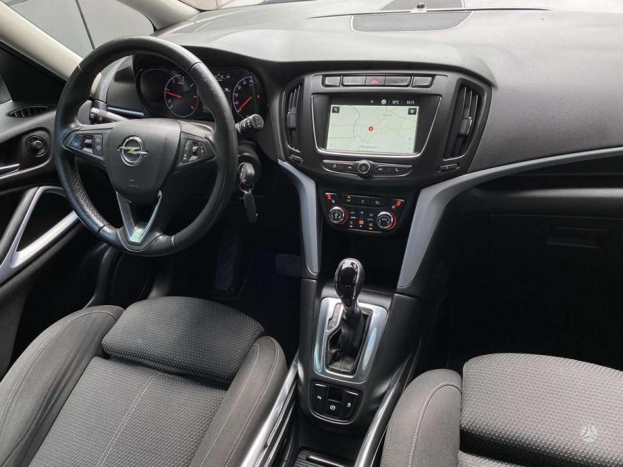 Blue Opel Zafira Tourer 2019 in Marijampole, with an engine capacity of 1.96 L and mileage of 249 thousand km for 8350 €, photo 34 on AUTOMOTO.COM.LV
