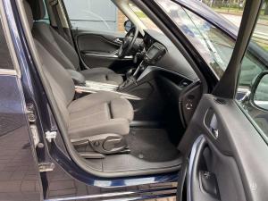 Blue Opel Zafira Tourer 2019 in Marijampole, with an engine capacity of 1.96 L and mileage of 249 thousand km for 8350 €, photo 38 on AUTOMOTO.COM.LV
