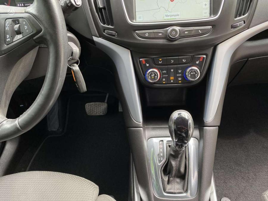 Blue Opel Zafira Tourer 2019 in Marijampole, with an engine capacity of 1.96 L and mileage of 249 thousand km for 8350 €, photo 40 on AUTOMOTO.COM.LV