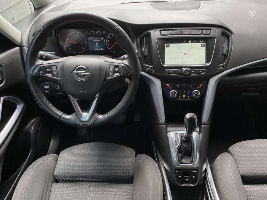 Blue Opel Zafira Tourer 2019 in Marijampole, with an engine capacity of 1.96 L and mileage of 249 thousand km for 8350 €, photo 42 on AUTOMOTO.COM.LV