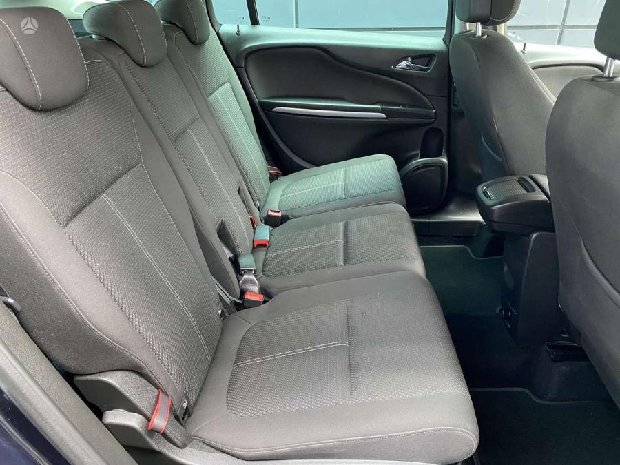 Blue Opel Zafira Tourer 2019 in Marijampole, with an engine capacity of 1.96 L and mileage of 249 thousand km for 8350 €, photo 46 on AUTOMOTO.COM.LV