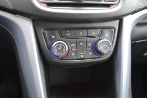 Blue Opel Zafira Tourer 2013 in Vilnius, with an engine capacity of 2.00 L and mileage of 263 thousand km for 4900 €, photo 16 on AUTOMOTO.COM.LV