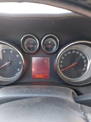 Zils Opel Zafira Tourer 2016 Viļņa, ar dzinēja tilpumu 2.00 L un nobraukumu 241 tūkst. km par 7200 €, foto 7 vietnē AUTOMOTO.COM.LV
