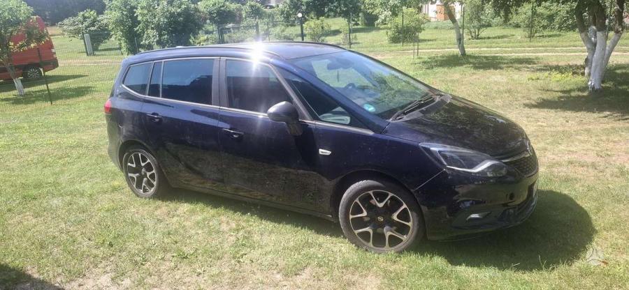 Zils Opel Zafira Tourer 2017 Klaipėda, ar dzinēja tilpumu 1.60 L un nobraukumu 252 tūkst. km par 5600 €, foto 3 vietnē AUTOMOTO.COM.LV