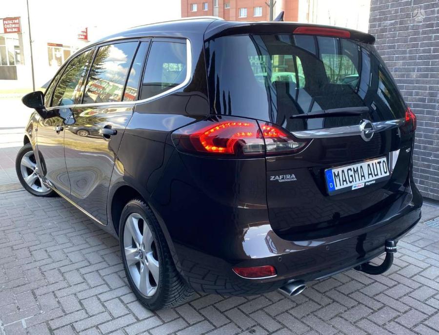 Brūns Opel Zafira Tourer 2012 Marijampole, ar dzinēja tilpumu 1.96 L un nobraukumu 239 tūkst. km par 6950 €, foto 4 vietnē AUTOMOTO.COM.LV