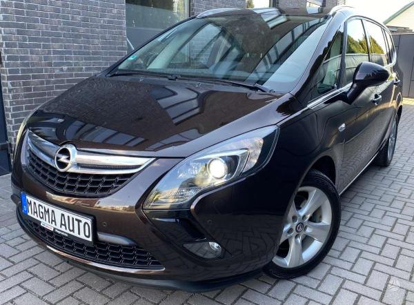 Brown Opel Zafira Tourer 2012 in Marijampole, with an engine capacity of 1.96 L and mileage of 239 thousand km for 6950 €, photo 9 on AUTOMOTO.COM.LV