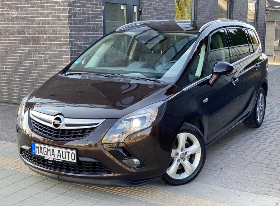 Brown Opel Zafira Tourer 2012 in Marijampole, with an engine capacity of 1.96 L and mileage of 239 thousand km for 6950 €, photo 2 on AUTOMOTO.COM.LV