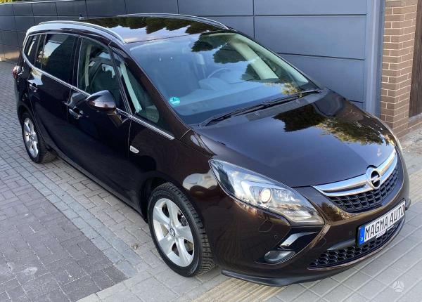 Brown Opel Zafira Tourer 2012 in Marijampole, with an engine capacity of 1.96 L and mileage of 239 thousand km for 6950 €, photo 6 on AUTOMOTO.COM.LV
