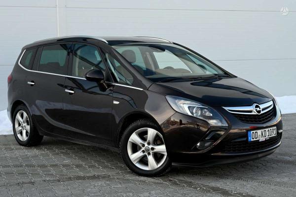 Коричневый Опель Zafira Tourer 2012 в Кретинга, объемом двигателя 1.96 л и пробегом 253 тыс. км за 5850 €, фото 1 на AUTOMOTO.COM.LV