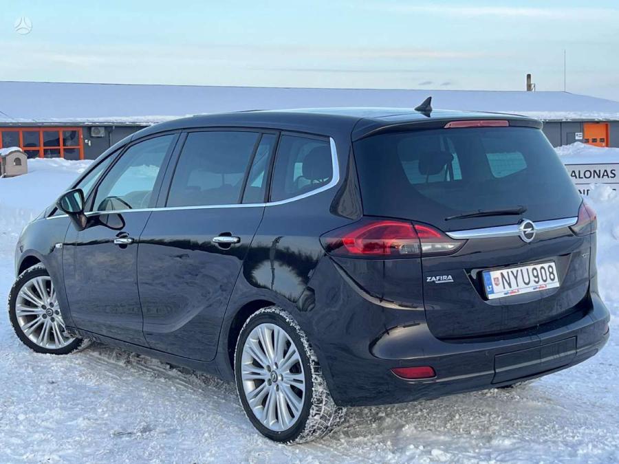 Brūns Opel Zafira Tourer 2012 Raseiniai, ar dzinēja tilpumu 1.96 L un nobraukumu 309 tūkst. km par 5500 €, foto 4 vietnē AUTOMOTO.COM.LV