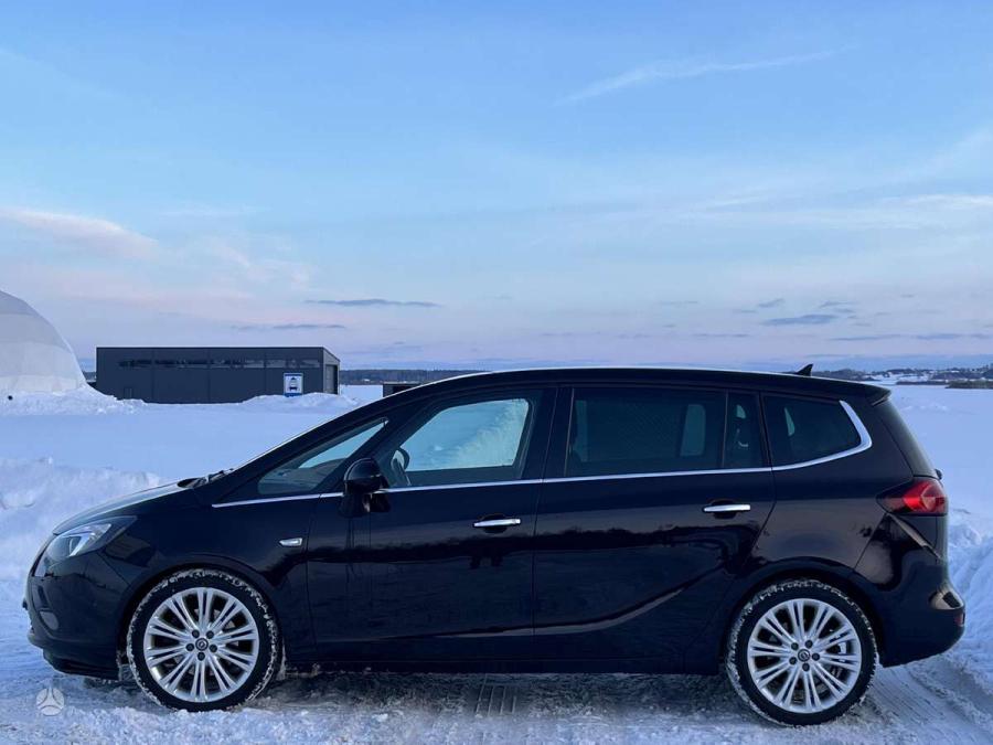 Brūns Opel Zafira Tourer 2012 Raseiniai, ar dzinēja tilpumu 1.96 L un nobraukumu 309 tūkst. km par 5500 €, foto 5 vietnē AUTOMOTO.COM.LV