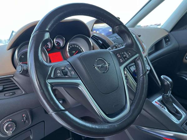 Коричневый Опель Zafira Tourer 2012 в Расейняй, объемом двигателя 1.96 л и пробегом 309 тыс. км за 5500 €, фото 11 на AUTOMOTO.COM.LV