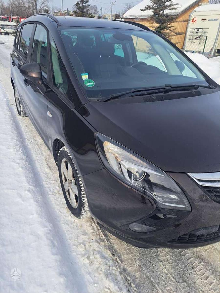 Brown Opel Zafira Tourer 2012 in Klaipeda, with an engine capacity of 1.96 L and mileage of 260 thousand km for 4999 €, photo 2 on AUTOMOTO.COM.LV