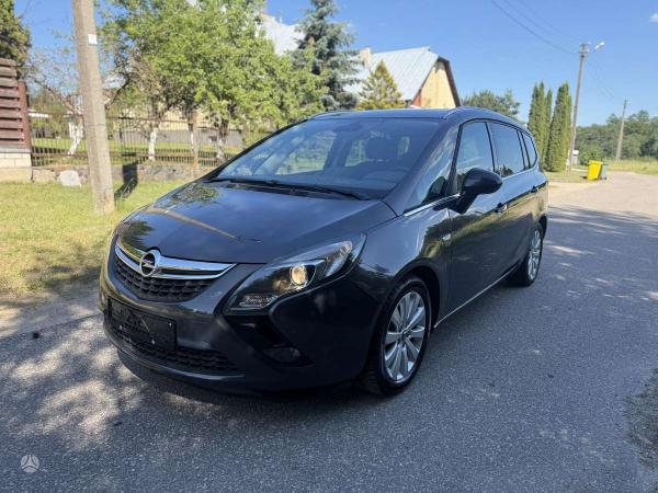 Brown Opel Zafira Tourer 2012 in Utena, with an engine capacity of 1.96 L and mileage of 182 thousand km for 5250 €, photo 1 on AUTOMOTO.COM.LV