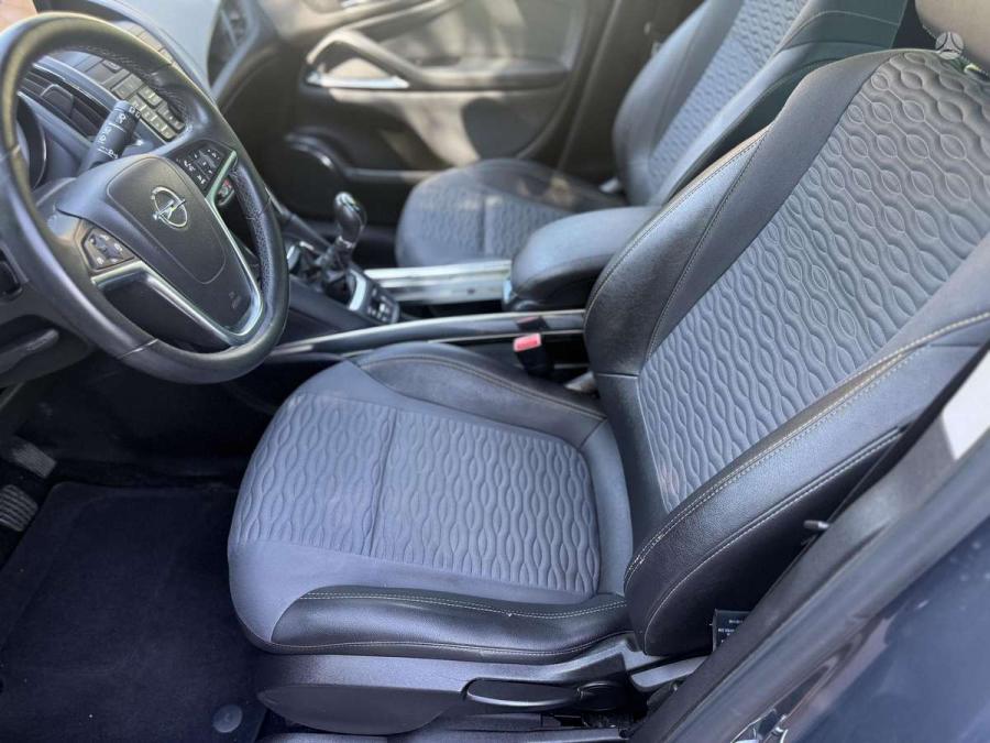 Brūns Opel Zafira Tourer 2012 Utena, ar dzinēja tilpumu 1.96 L un nobraukumu 182 tūkst. km par 5250 €, foto 11 vietnē AUTOMOTO.COM.LV