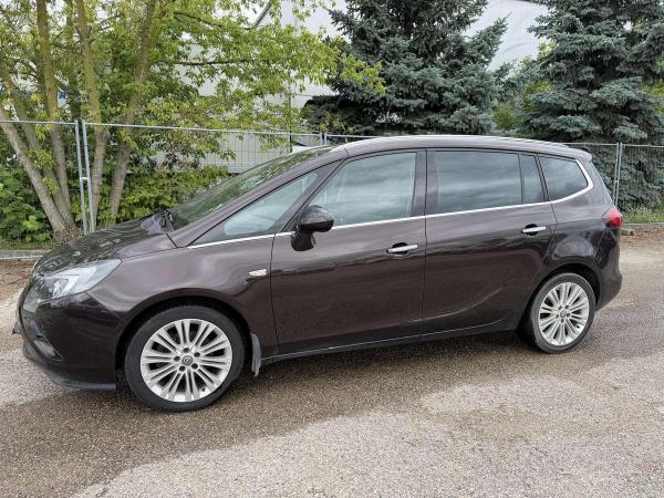 Brūns Opel Zafira Tourer 2012 Marijampole, ar dzinēja tilpumu 1.40 L un nobraukumu 190 tūkst. km par 4250 €, foto 6 vietnē AUTOMOTO.COM.LV