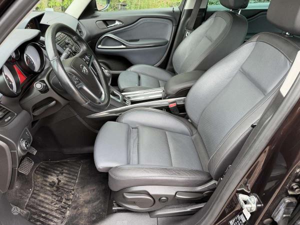 Brūns Opel Zafira Tourer 2012 Marijampole, ar dzinēja tilpumu 1.40 L un nobraukumu 190 tūkst. km par 4250 €, foto 10 vietnē AUTOMOTO.COM.LV