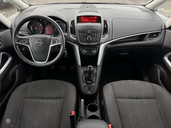 Brown Opel Zafira Tourer 2012 in Vilnius, with an engine capacity of 1.96 L and mileage of 162 thousand km for 4890 €, photo 2 on AUTOMOTO.COM.LV