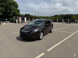 Brown Opel Zafira Tourer 2012 in Taurage, with an engine capacity of 1.96 L and mileage of 268 thousand km for 5850 €, photo 3 on AUTOMOTO.COM.LV