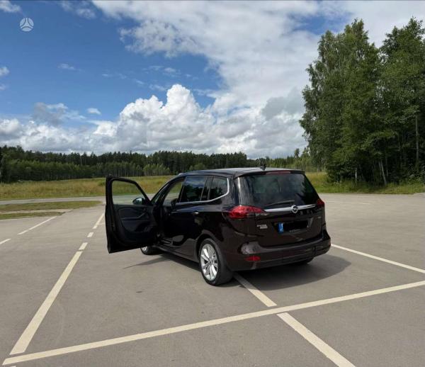 Brown Opel Zafira Tourer 2012 in Taurage, with an engine capacity of 1.96 L and mileage of 268 thousand km for 5850 €, photo 10 on AUTOMOTO.COM.LV