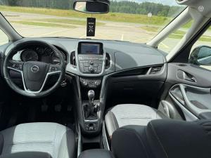 Brown Opel Zafira Tourer 2012 in Taurage, with an engine capacity of 1.96 L and mileage of 268 thousand km for 5850 €, photo 16 on AUTOMOTO.COM.LV