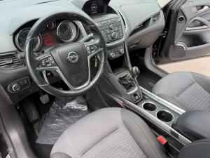 Brown Opel Zafira Tourer 2012 in Taurage, with an engine capacity of 1.96 L and mileage of 268 thousand km for 5850 €, photo 18 on AUTOMOTO.COM.LV