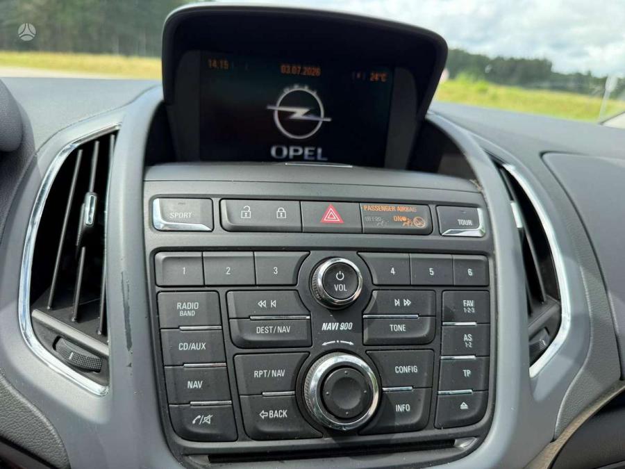 Brown Opel Zafira Tourer 2012 in Taurage, with an engine capacity of 1.96 L and mileage of 268 thousand km for 5850 €, photo 19 on AUTOMOTO.COM.LV
