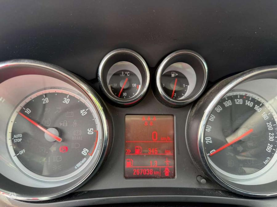 Brown Opel Zafira Tourer 2012 in Taurage, with an engine capacity of 1.96 L and mileage of 268 thousand km for 5850 €, photo 23 on AUTOMOTO.COM.LV
