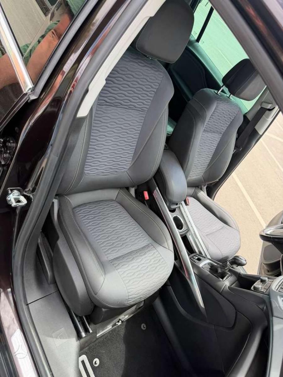 Brown Opel Zafira Tourer 2012 in Taurage, with an engine capacity of 1.96 L and mileage of 268 thousand km for 5850 €, photo 25 on AUTOMOTO.COM.LV
