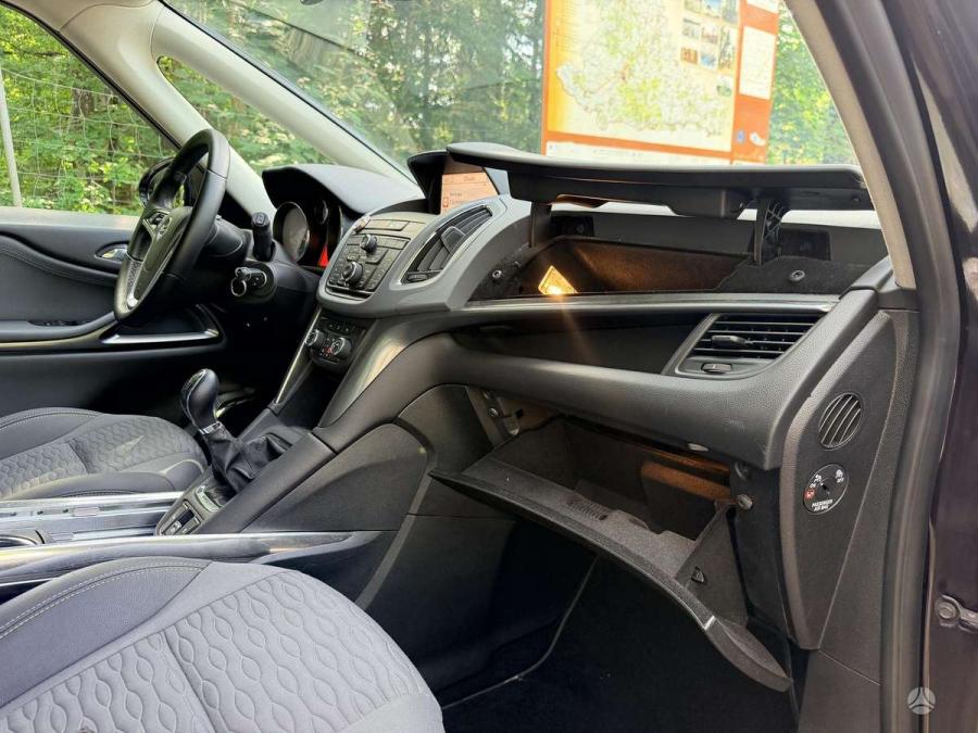 Коричневый Опель Zafira Tourer 2012 в Таураге, объемом двигателя 1.96 л и пробегом 179 тыс. км за 4999 €, фото 36 на AUTOMOTO.COM.LV