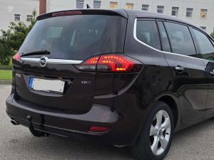 Brown Opel Zafira Tourer 2012 in Siauliai, with an engine capacity of 1.96 L and mileage of 320 thousand km for 4250 €, photo 9 on AUTOMOTO.COM.LV