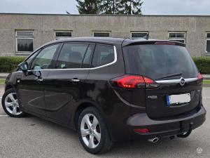 Brown Opel Zafira Tourer 2012 in Siauliai, with an engine capacity of 1.96 L and mileage of 320 thousand km for 4250 €, photo 12 on AUTOMOTO.COM.LV