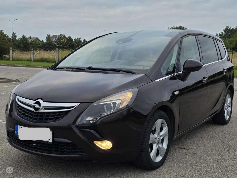 Brown Opel Zafira Tourer 2012 in Siauliai, with an engine capacity of 1.96 L and mileage of 320 thousand km for 4250 €, photo 15 on AUTOMOTO.COM.LV
