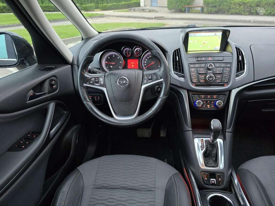 Brown Opel Zafira Tourer 2012 in Siauliai, with an engine capacity of 1.96 L and mileage of 320 thousand km for 4250 €, photo 19 on AUTOMOTO.COM.LV