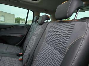 Brown Opel Zafira Tourer 2012 in Siauliai, with an engine capacity of 1.96 L and mileage of 320 thousand km for 4250 €, photo 36 on AUTOMOTO.COM.LV