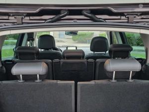Brown Opel Zafira Tourer 2012 in Siauliai, with an engine capacity of 1.96 L and mileage of 320 thousand km for 4250 €, photo 39 on AUTOMOTO.COM.LV