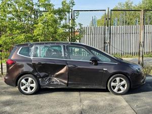 Brūns Opel Zafira Tourer 2013 Šauļi, ar dzinēja tilpumu 1.60 L un nobraukumu 276 tūkst. km par 2500 €, foto 6 vietnē AUTOMOTO.COM.LV