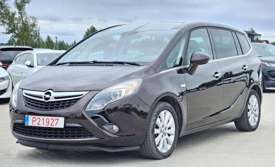 Brūns Opel Zafira Tourer 2013 Tauragė, ar dzinēja tilpumu 1.96 L un nobraukumu 147 tūkst. km par 5300 €, foto 1 vietnē AUTOMOTO.COM.LV