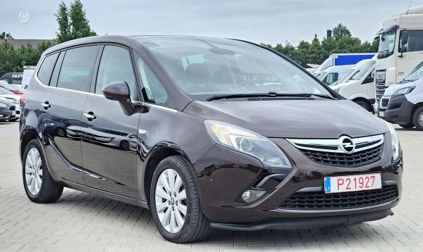 Brūns Opel Zafira Tourer 2013 Tauragė, ar dzinēja tilpumu 1.96 L un nobraukumu 147 tūkst. km par 5300 €, foto 4 vietnē AUTOMOTO.COM.LV
