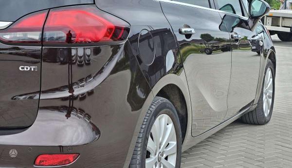 Brūns Opel Zafira Tourer 2013 Tauragė, ar dzinēja tilpumu 1.96 L un nobraukumu 147 tūkst. km par 5300 €, foto 7 vietnē AUTOMOTO.COM.LV