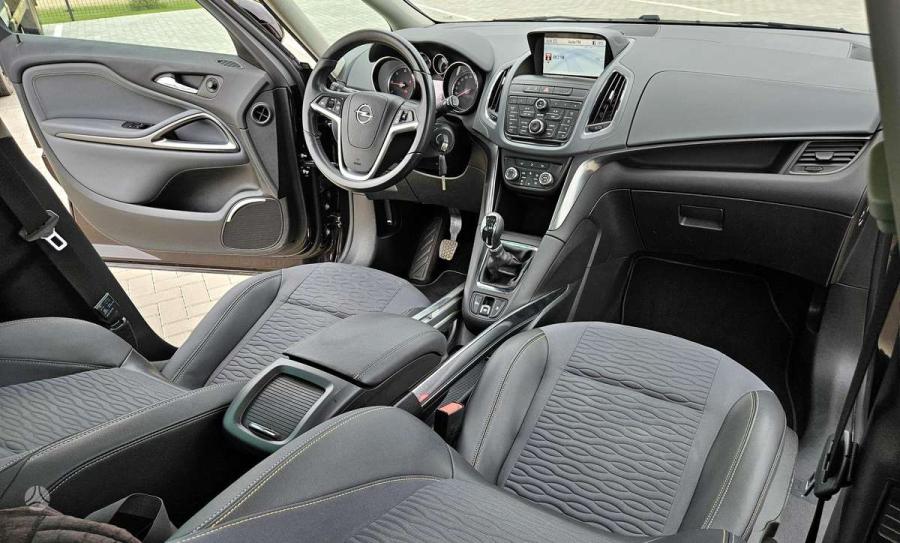 Brūns Opel Zafira Tourer 2013 Tauragė, ar dzinēja tilpumu 1.96 L un nobraukumu 147 tūkst. km par 5300 €, foto 12 vietnē AUTOMOTO.COM.LV