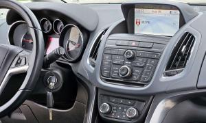 Brūns Opel Zafira Tourer 2013 Tauragė, ar dzinēja tilpumu 1.96 L un nobraukumu 147 tūkst. km par 5300 €, foto 13 vietnē AUTOMOTO.COM.LV