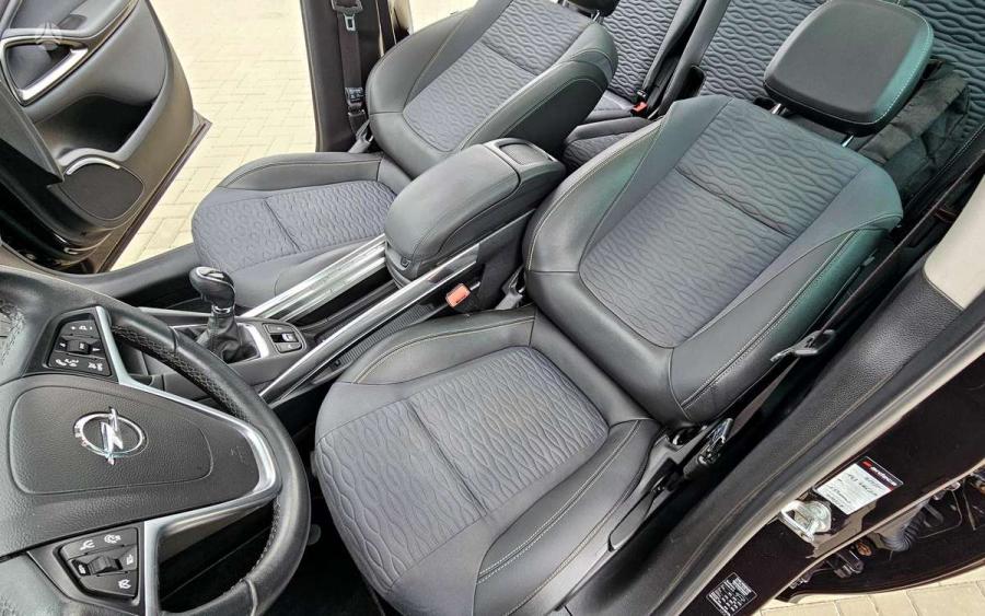 Brūns Opel Zafira Tourer 2013 Tauragė, ar dzinēja tilpumu 1.96 L un nobraukumu 147 tūkst. km par 5300 €, foto 16 vietnē AUTOMOTO.COM.LV
