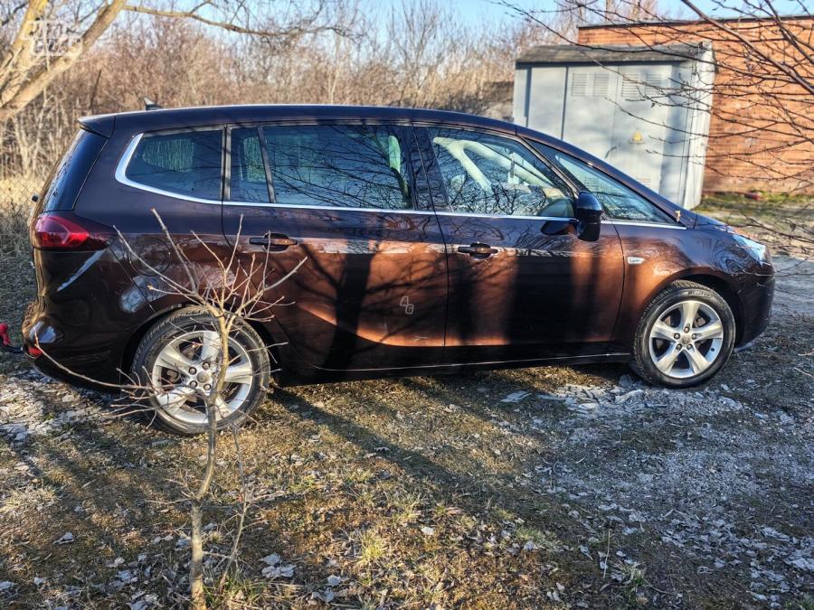 Brūns Opel Zafira Tourer 2014 Šauļi, ar dzinēja tilpumu 1.60 L un nobraukumu 160 tūkst. km par 6900 €, foto 17 vietnē AUTOMOTO.COM.LV