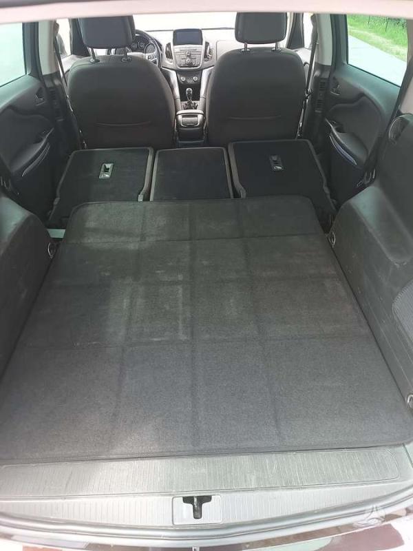 Brown Opel Zafira Tourer 2015 in Vilnius, with an engine capacity of 1.60 L and mileage of 211 thousand km for 6200 €, photo 7 on AUTOMOTO.COM.LV