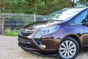 Brown Opel Zafira Tourer 2015 in Kretinga, with an engine capacity of 2.00 L and mileage of 263 thousand km for 6150 €, photo 3 on AUTOMOTO.COM.LV